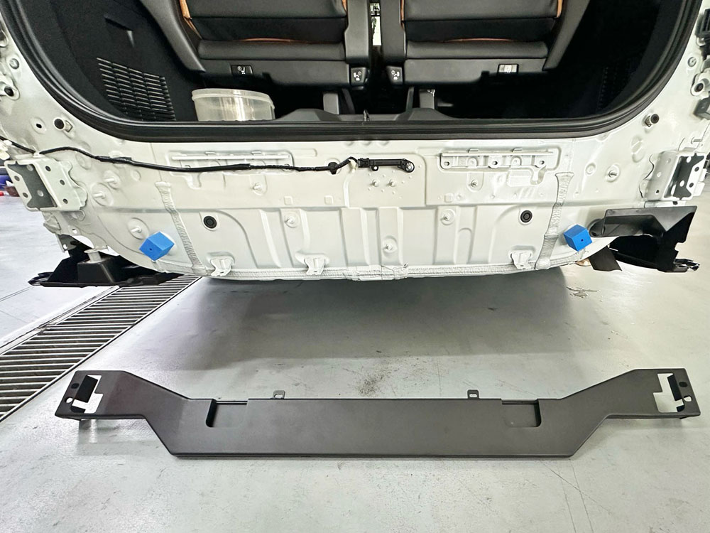 Toyota Alphard / Vellfire 2023-24 Rear Bumper Anti Crash Safety Bar ...